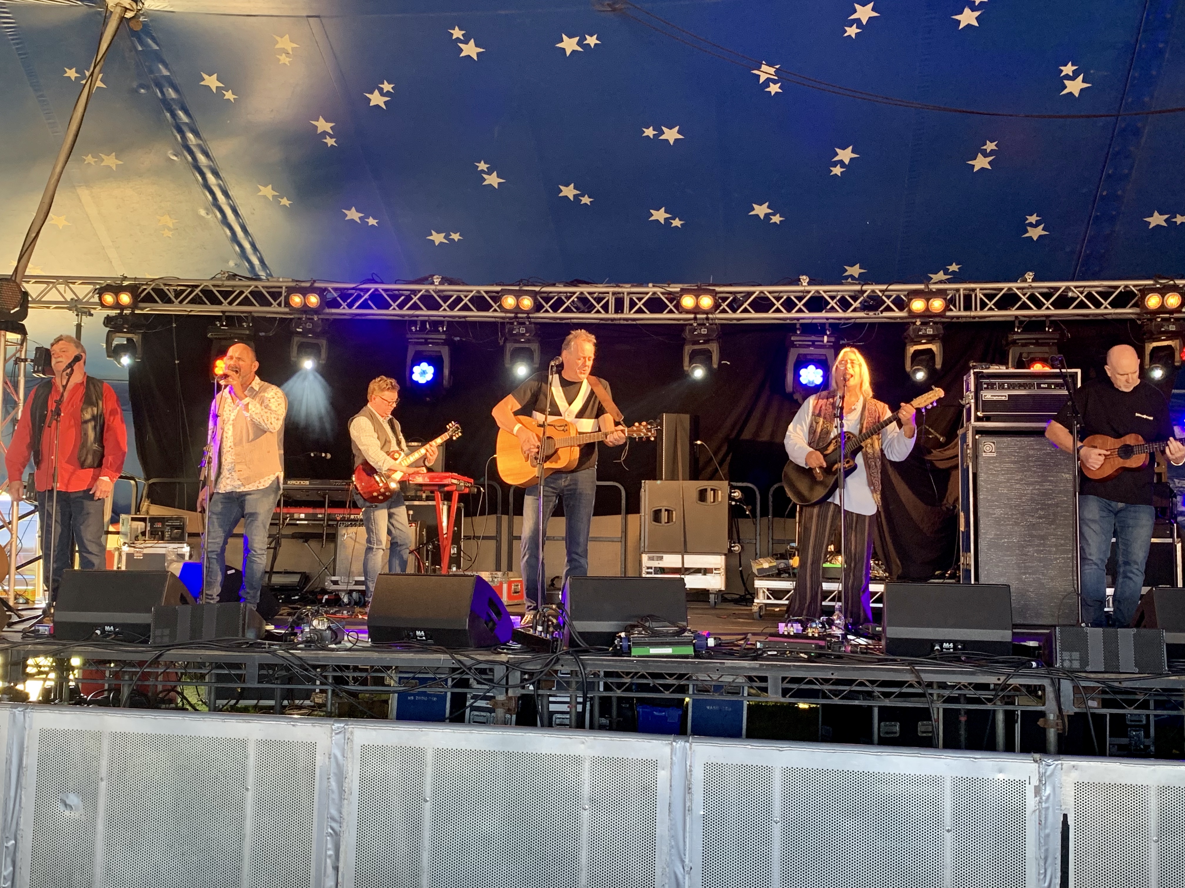 The Pics – The Countrymen