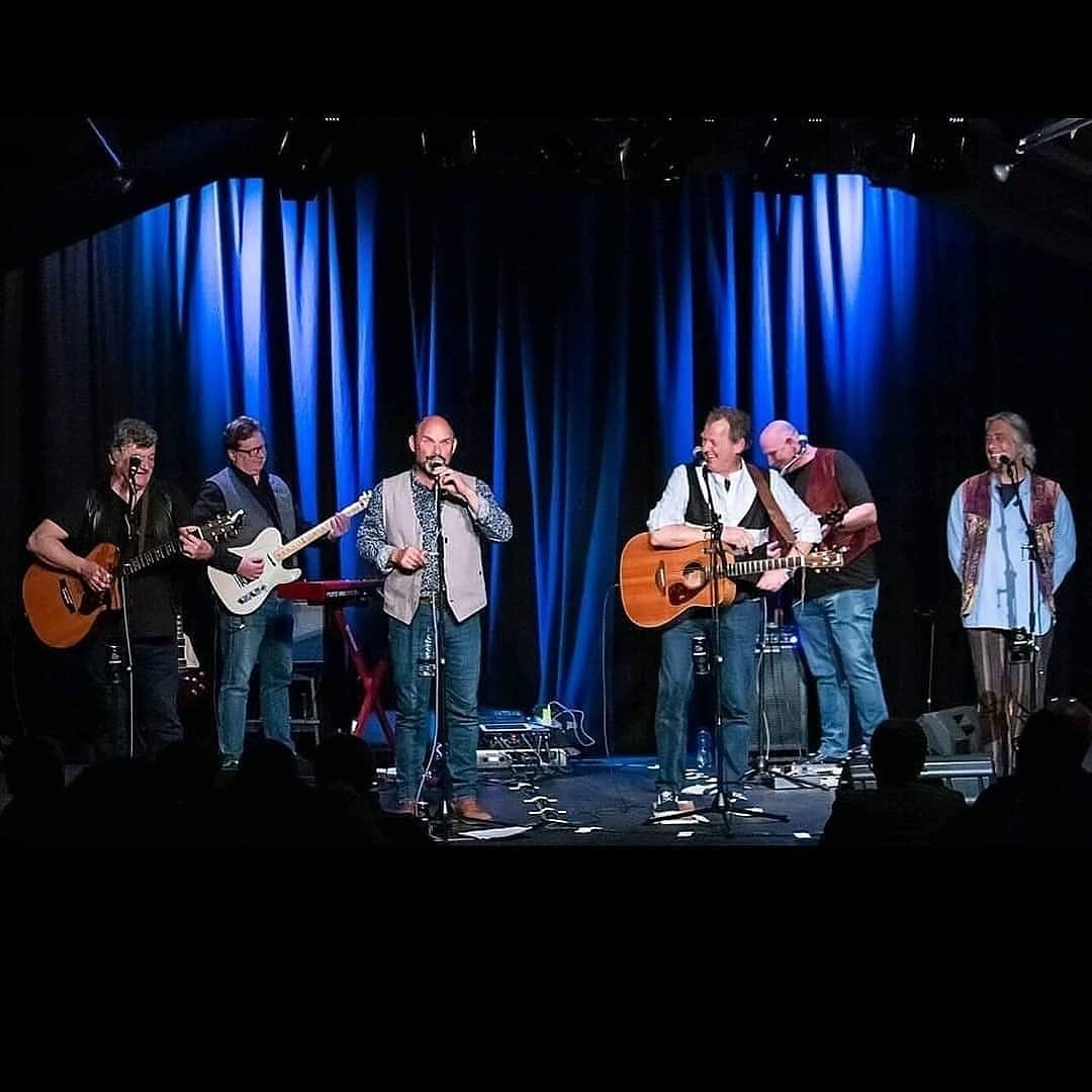 The Pics – The Countrymen